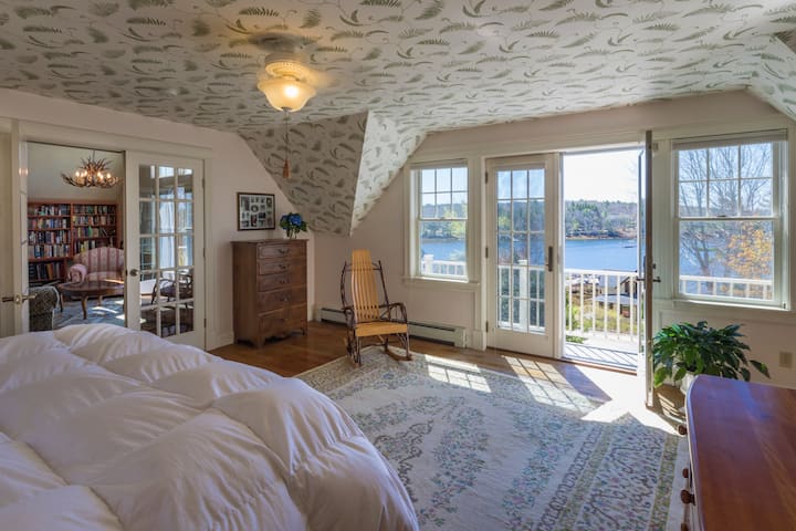 Stunning Waterfront Home | Breakfast | Hot Tub - Boothbay, ME