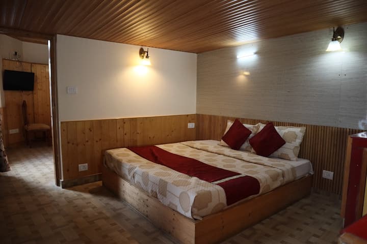 Mountain-view Family Suite, Shimla - Shimla