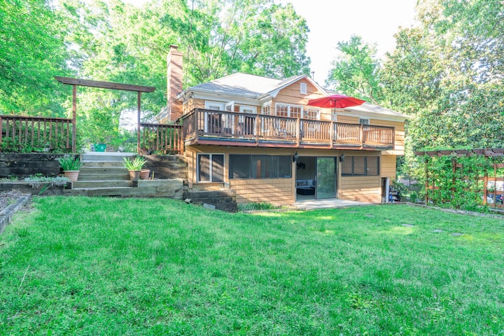 Southpark Hideaway W/ Deck - Charlotte