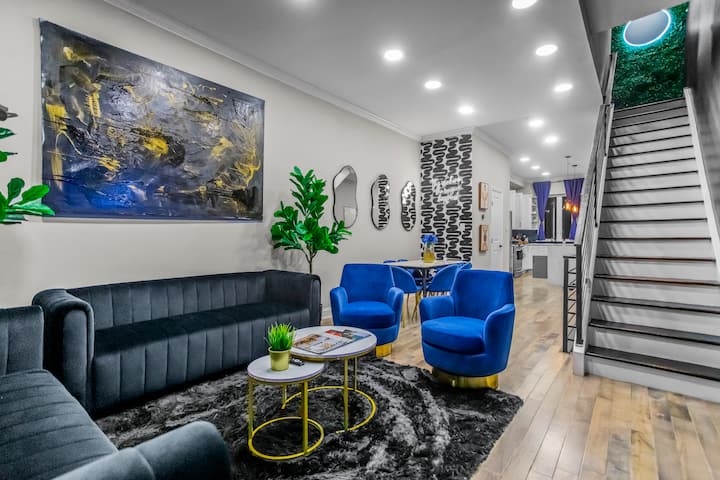 Modern Luxury Escape W/movie Screen & Backyard Fun - 필라델피아