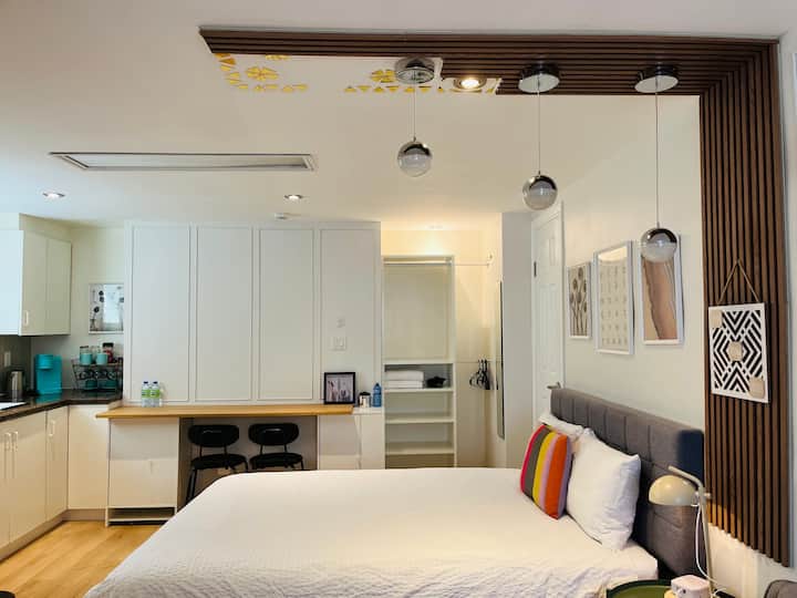 Stylish Private Studio Near Finch West Subway - Toronto, ON