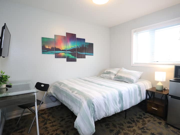Private Room In Hostel W/ Parking/gym/laundry 204 - Anchorage, AK