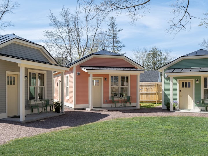 Group Getaway: 3 New Cottages - Fully Registered & - バーリントン, VT