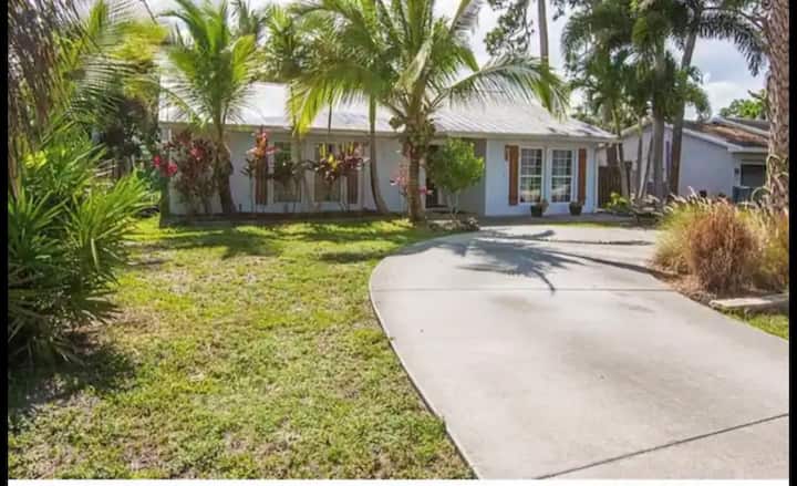 Charming Boho Home By The Beach - Vero Beach, FL