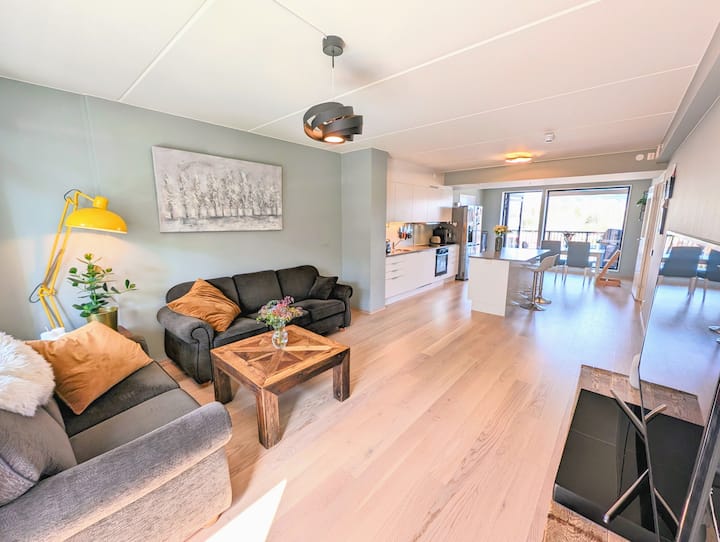 Moderne 4-roms Rett Ved T-banen Med Parkering - Oslo