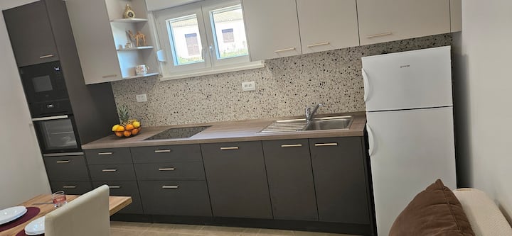 Apartman Bruno U Okrugu Gornjem - 50m Do Plaže - Okrug Gornji
