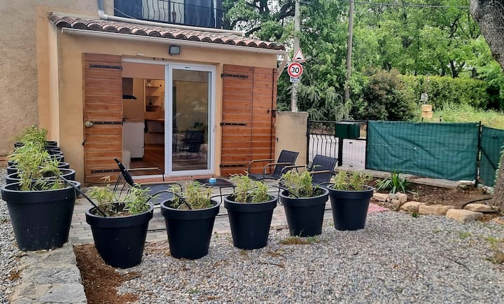 Studio - Bas De Villa Privatif Vue Sur St Victoire - Aix-en-Provence