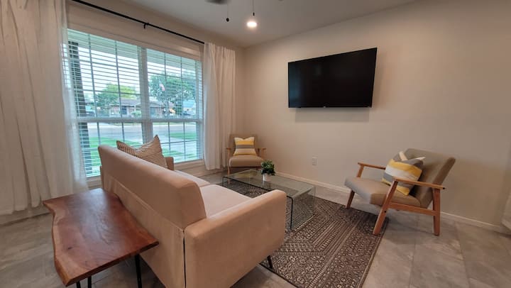 The Little House - A Comfortable And Cozy Home - Edinburg, TX