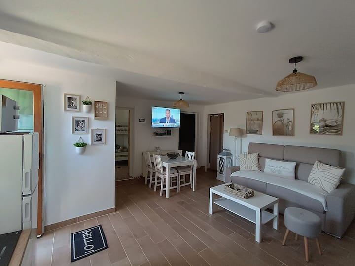 Petite Maison Berrichonne Wifi ,Jardin, Linge - Indre