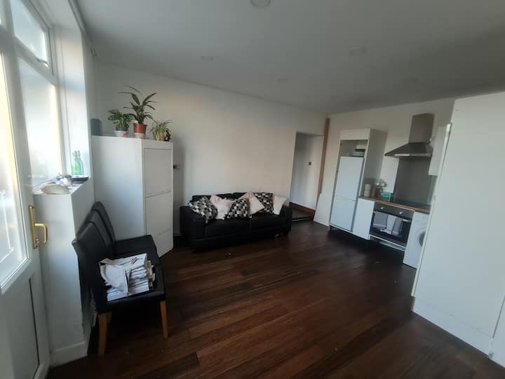 Lived-in 2 Bed Ground Floor Flat Opposite Marina - 씨포드