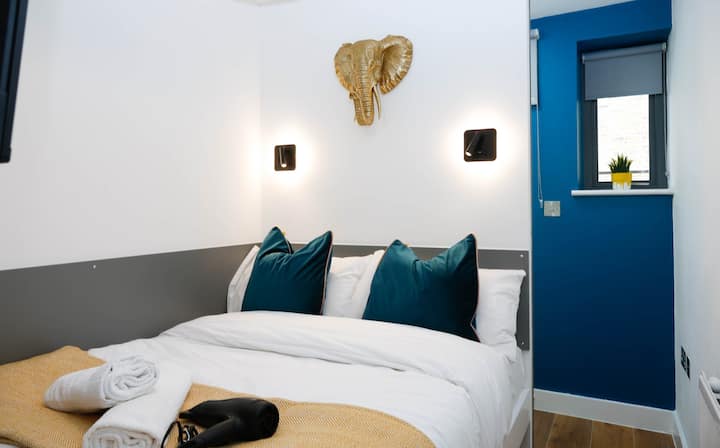A25: New Cosy Room W/balcony – Great London Access - Londra