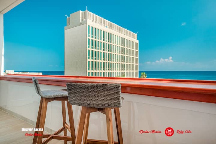 Vedado Mystic Suite Ocean View | Electricity 24/7 - Havana
