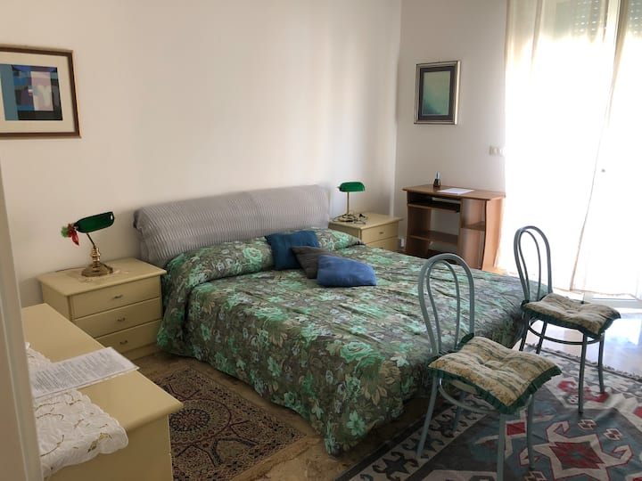 Letto Matrimoniale Mt Con Bagno In Comune - Mola di Bari