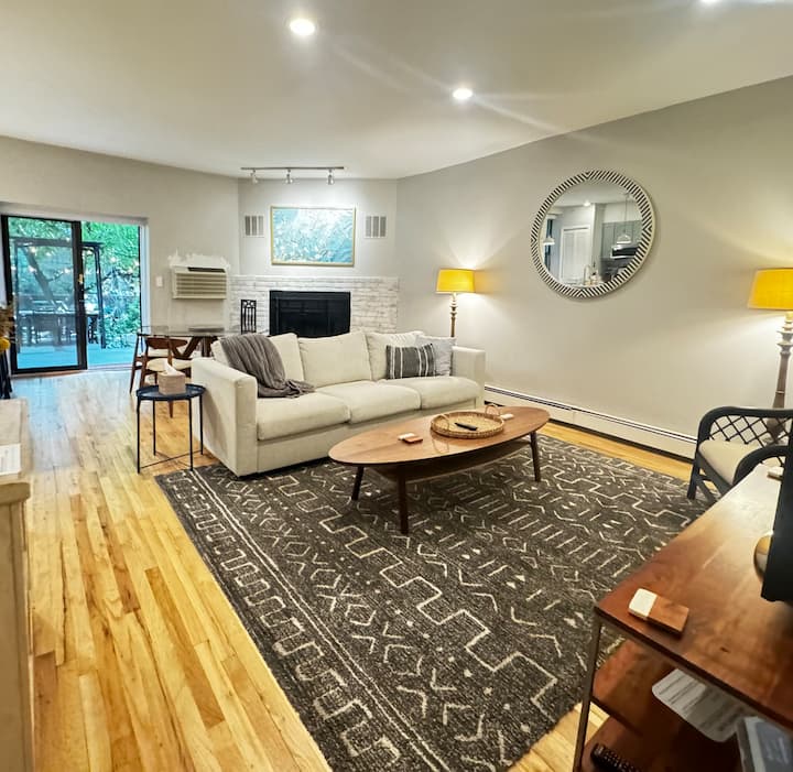 Indoor–outdoor Garden Home | Prime Bococa Location - New York