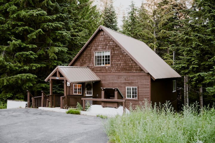 Cascade Cabin 4br | Hyak, Fire Place, Bbq, Dogs Ok - Keechelus Lake, Snoqualmie Pass