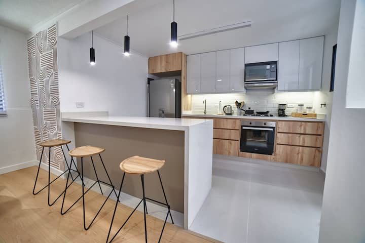 Casita En Medallo: Safe + Centrally Located - Colombia