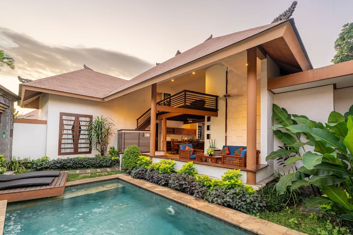 Spacious 3 Bedroom Villa & Private Pool - Kuta