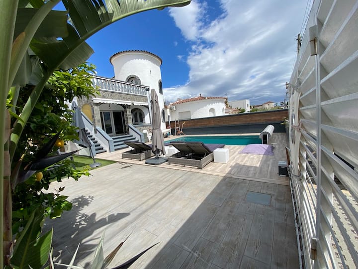 Belle Villa Avec Piscine - Empuriabrava