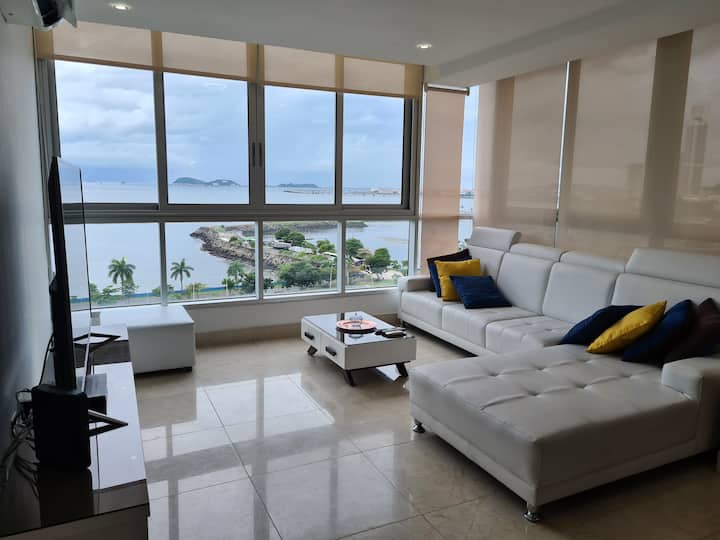Cómodo Apartamento Con Vista A La Bahía. - Panama City