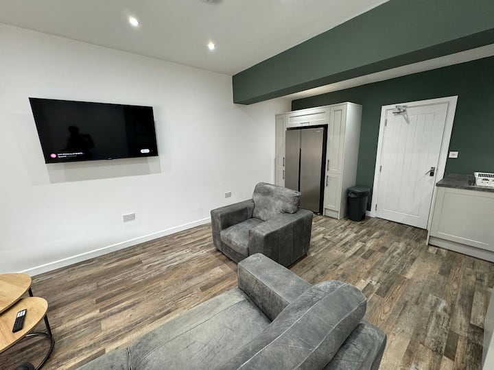 6 Bed Contractor Acom In Hartlepool - Hartlepool