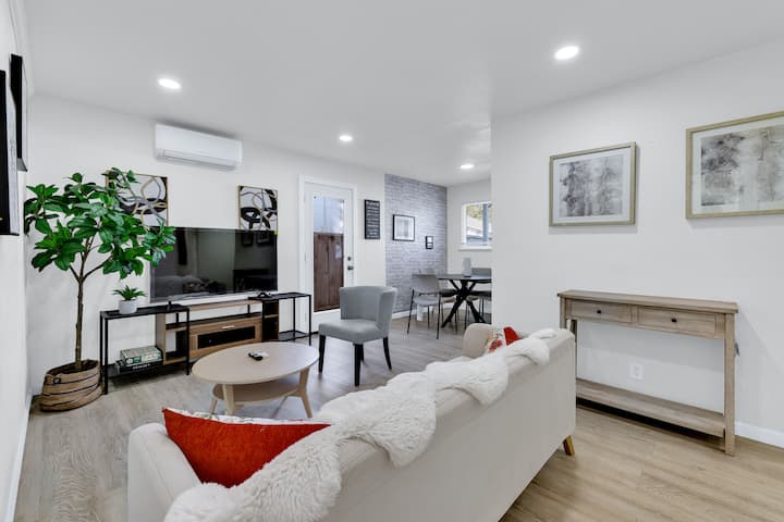 Cozy& 4br /2bath Home Near Downtown  Redwood City - Redwood City, CA