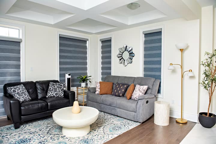 Home Away From Home| Tennis & Pool Table - Brampton