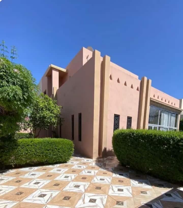 Villa+piscine+service Cuisinière à 10 Mn Du Centre - Marokko