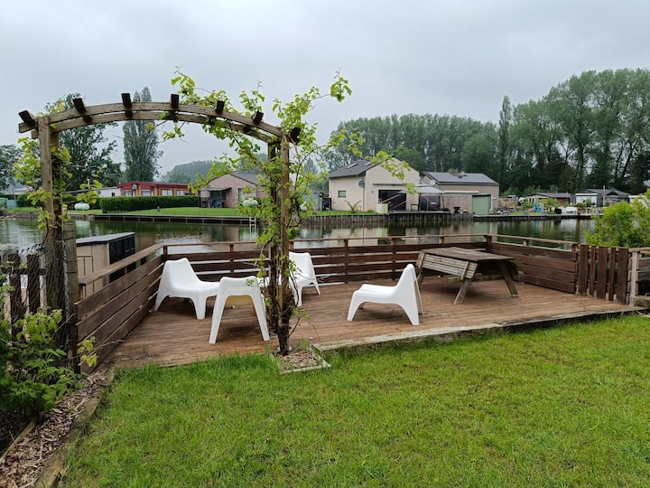 Chal'eau De Wolf - Boom