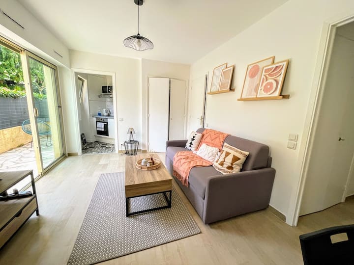 Studio Avec Terrasse Tout Confort Proche Mer - Vallauris