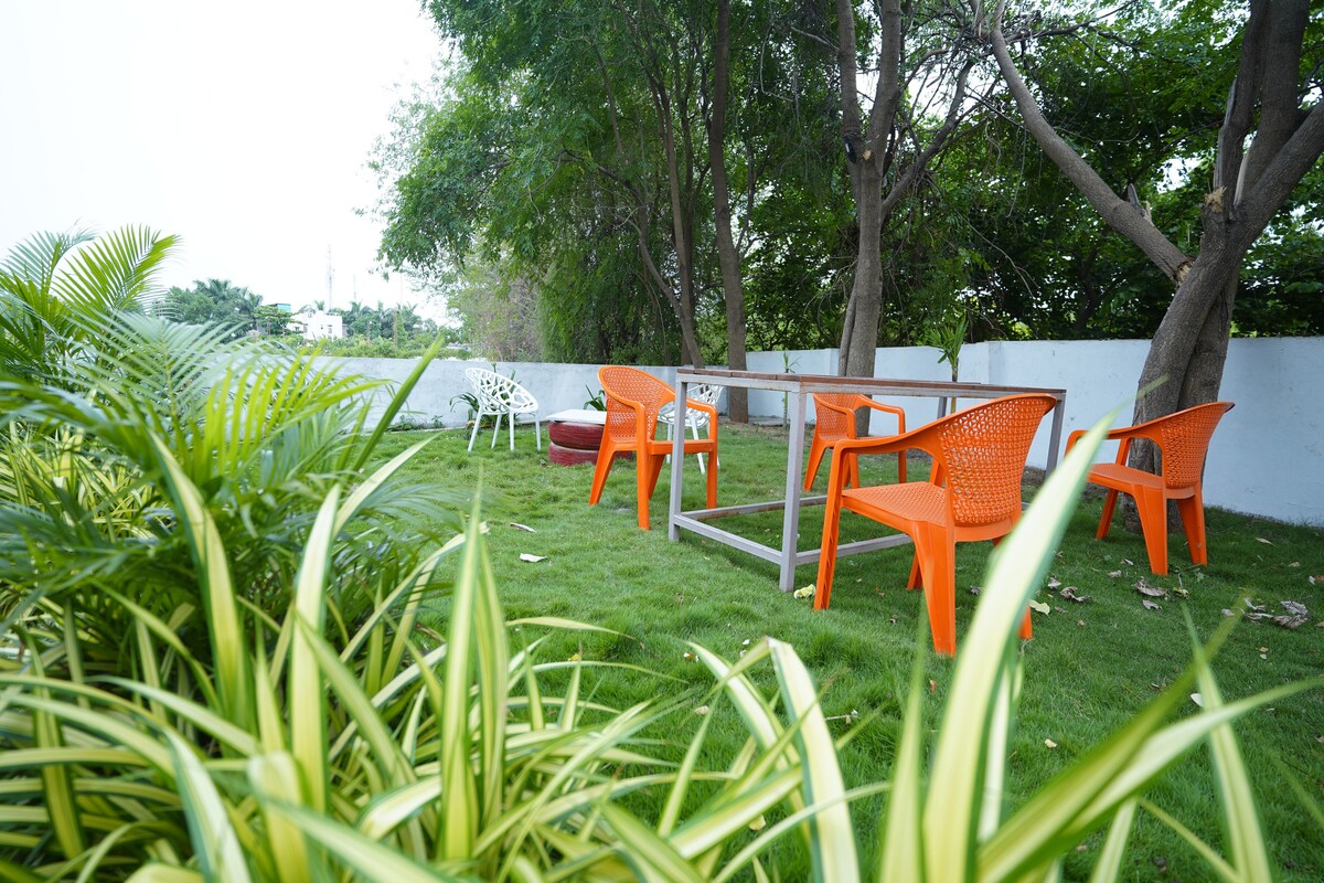 luxury guest house with garden - Guest houses for Rent in Chinna ...