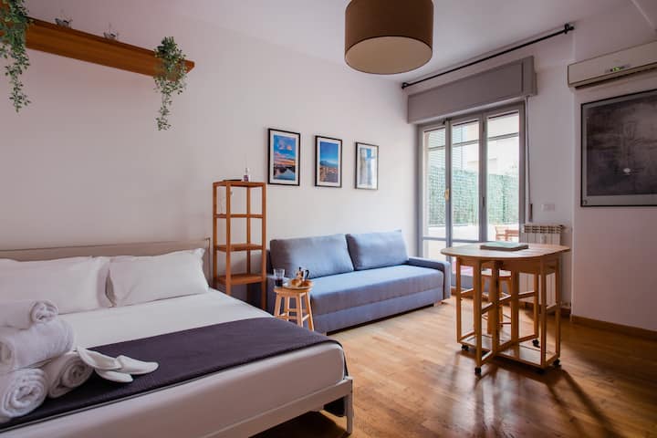 Chiaia Life Apartment - Naples