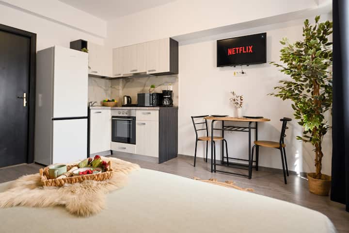 Old Town Heaven: Contemporary Ultracentral Studio - Bukarest