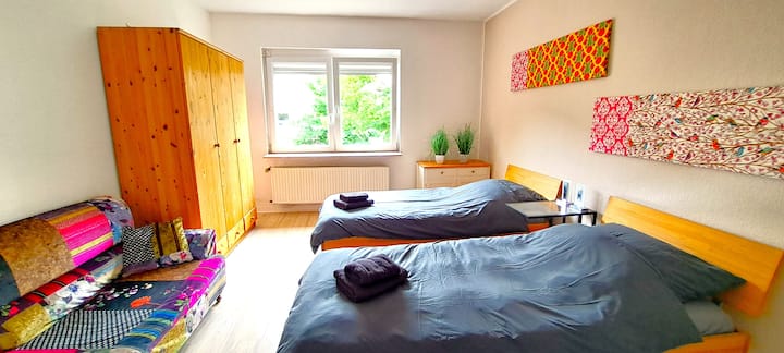 Renoviert! 3 Schlafzimmer Mit Wohnküche Und Balkon - Neuss