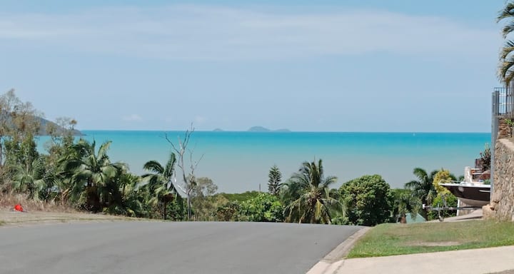 Specious Granny Flat - Airlie Beach