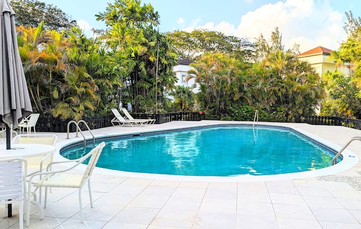 Easy Breezy- Rockley Golf Resort - Barbados