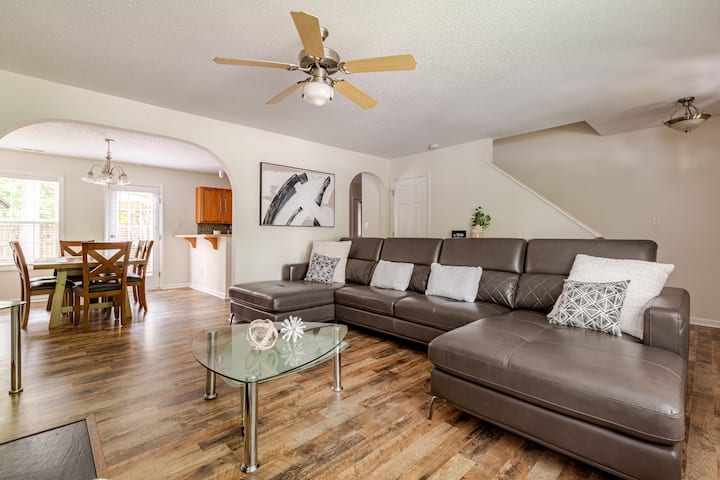 Spacious Family Retreat, Near Duke&hospital, Wifi - Durham, NC