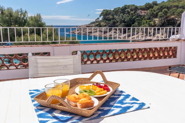Penthouse In Tamariu With A Terrace And Sea Views - Llafranc