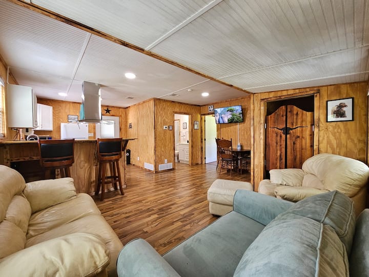 Cowboy Vibes, Mins To Downtown Fw, Pet Friendly - Montserrat Road – Fort Worth