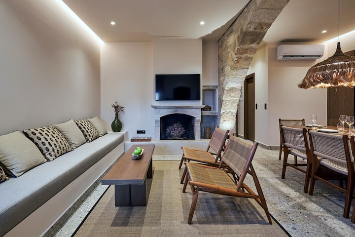 Kaptara Premium Villa,  Plunge Pool &  Jacuzzi's - Hersonissos
