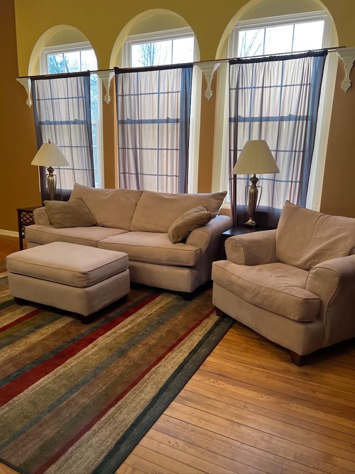 Spacious Schoolhouse Apartment - Lansing, MI