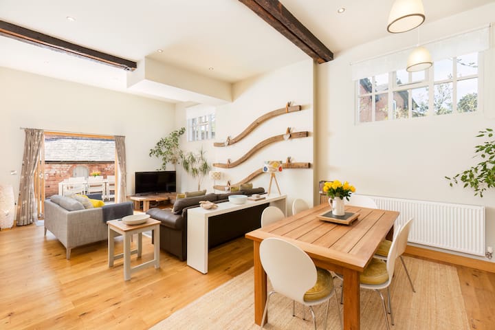 Charming 3 Bed In Historic Shottery, Warwickshire - Stratford-upon-Avon