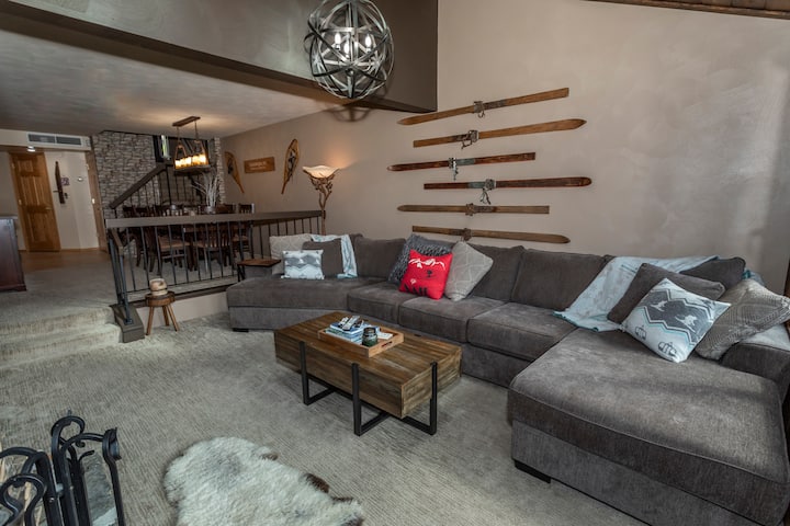 Ski In / Ski Out Condo In Sunridge Private Hot Tub - Seven Springs, PA