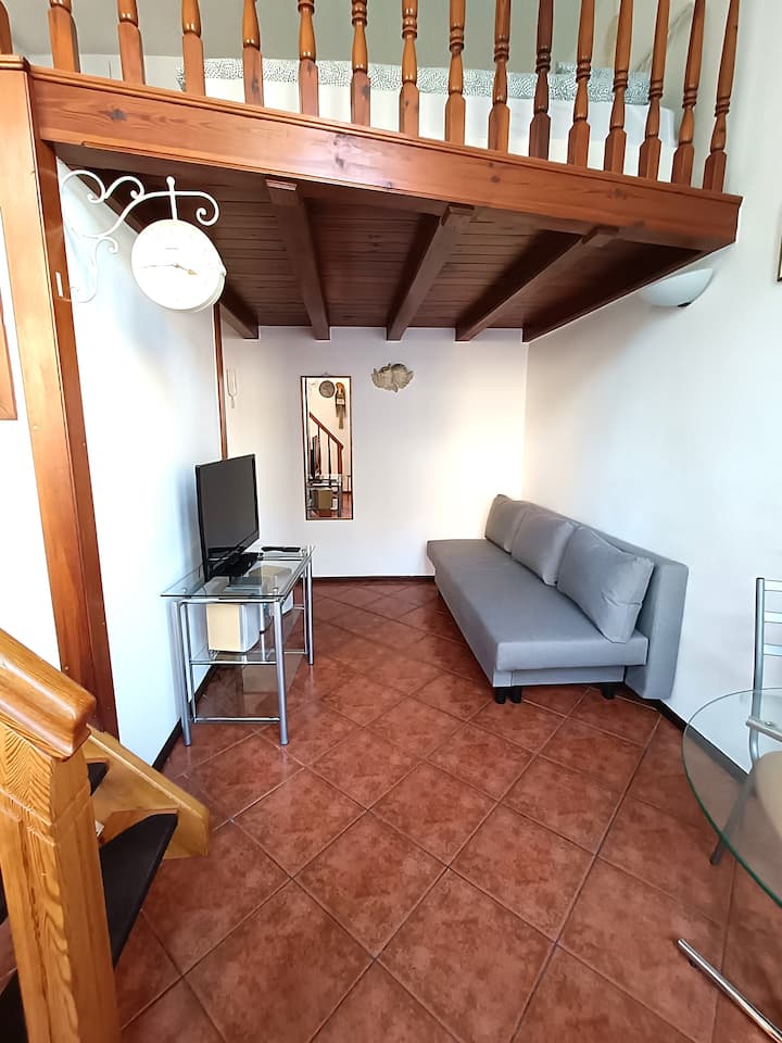 Old Town Mezzanine Apartment - Gdańsk