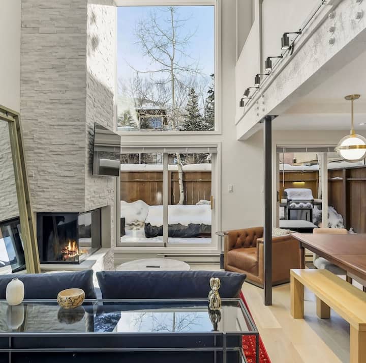 Downtown Aspen Core With Private Outdoor Space - Aspen, CO