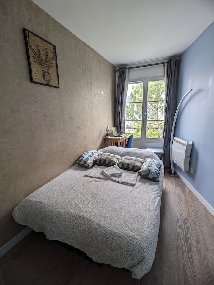 Clean Comfy Room Trendy Bastille - Paris