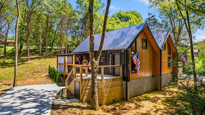 Private Romantic Escape • Hot Tub • Perfect For 2 - Sevierville, TN