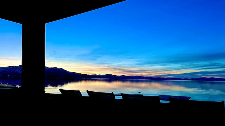Amazing Lake View! Walk To Ski Shuttle. - South Lake Tahoe, CA