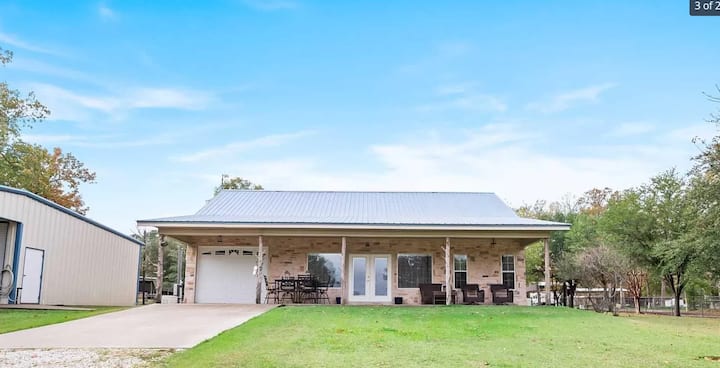 #4- Lake Front Fishing Shack - Blue Hole, Zavalla