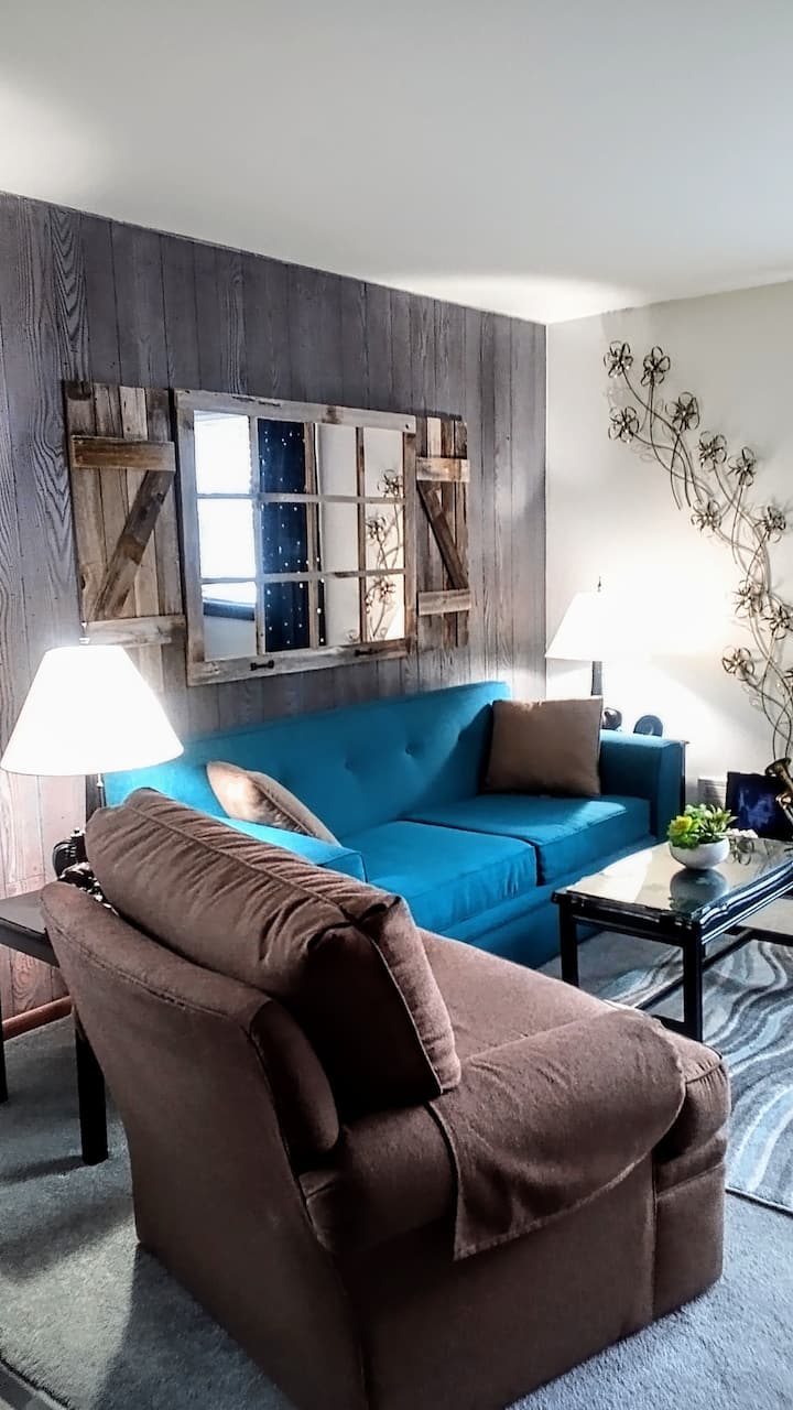 Pittsburgh Area 2 Bedroom Apt. - Forest Hills, PA