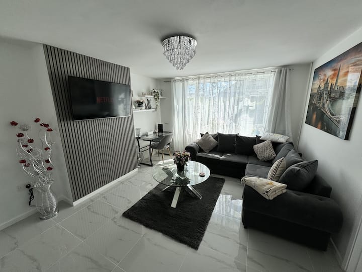 Modern 3-bed Getaway Near Westgate W/ Parking - Canterbury